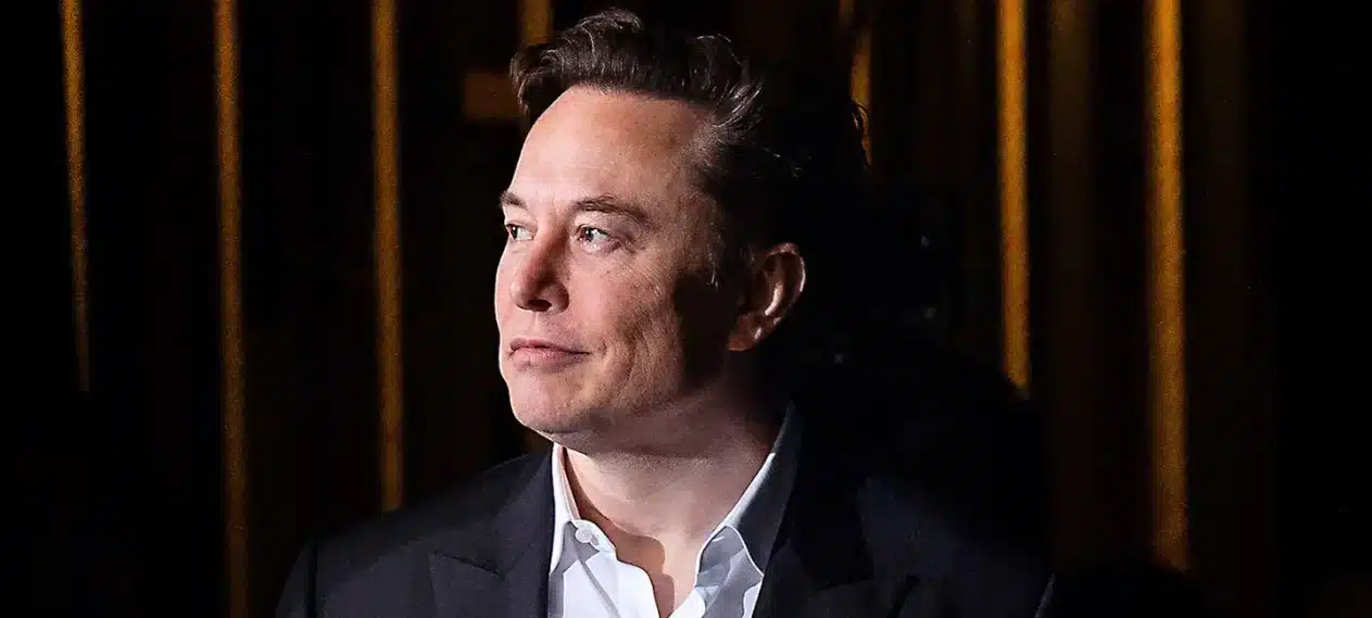 Director Of 'Black Swan' Set To Helm Elon Musk's Biopic - News Guru