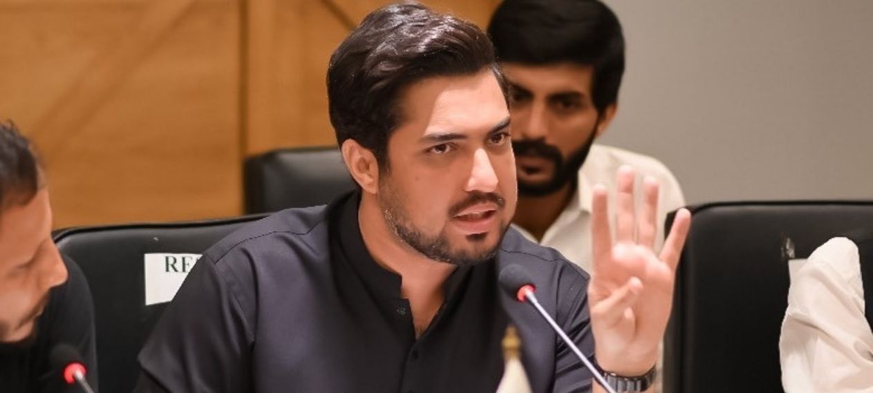 Iqrar Ul Hassan Launches 'Awam Raj Party'