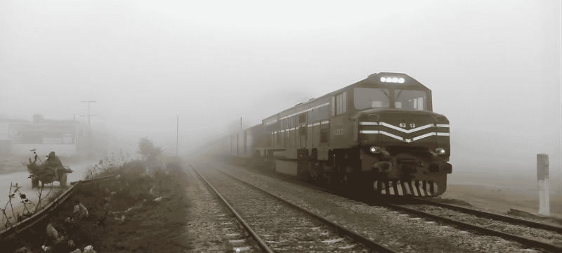 Dense Fog Triggers New Train Timings Across Pakistan