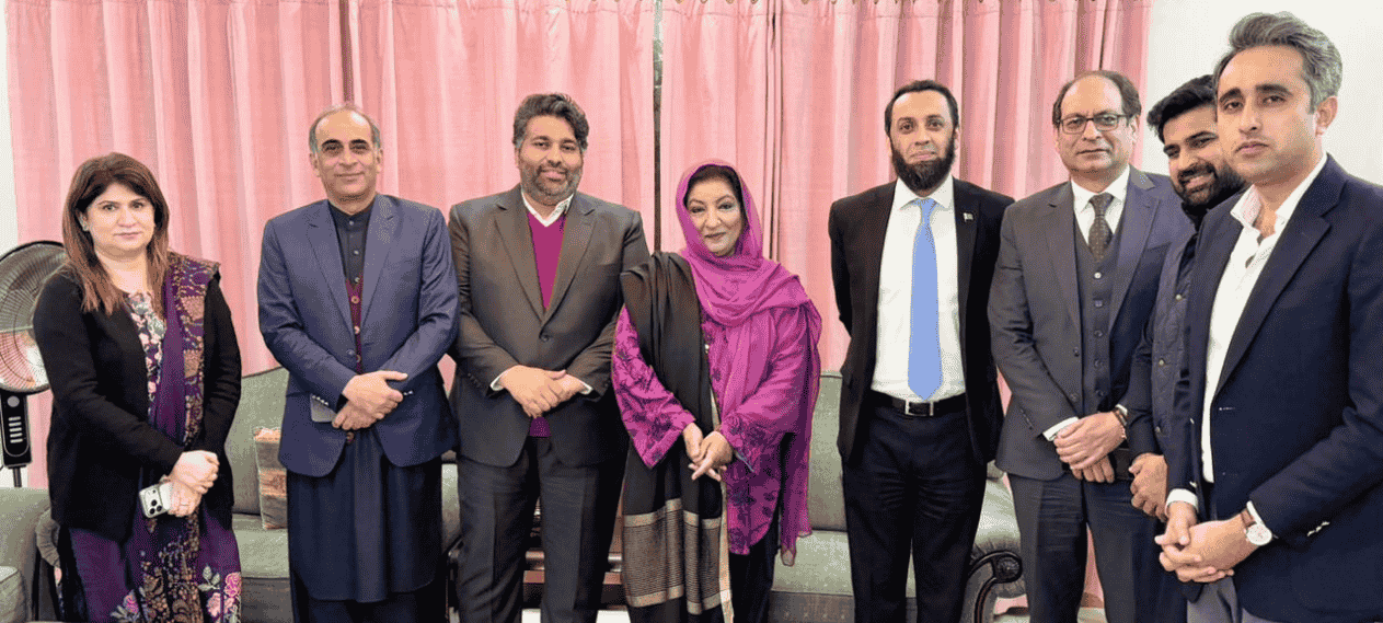 Ishrat Fatima Rejoins PTV To Mentor Newscasters