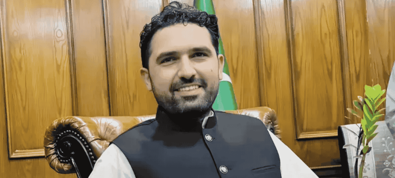 PTI Rally In Karachi Faces Hurdles, Draws Large Crowd